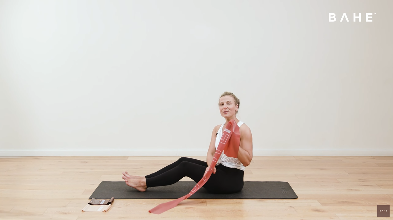 Seated Narrow Row Exercise with Flowband – BAHE